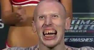 Smiling fighters lose more often... It's science